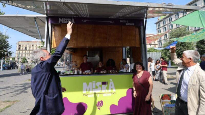 Inaugurati i sei chioschi a Piazza Garibaldi - il Fatto Vesuviano